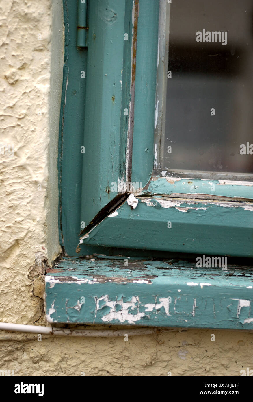 Rotting window frames hi-res stock photography and images - Alamy