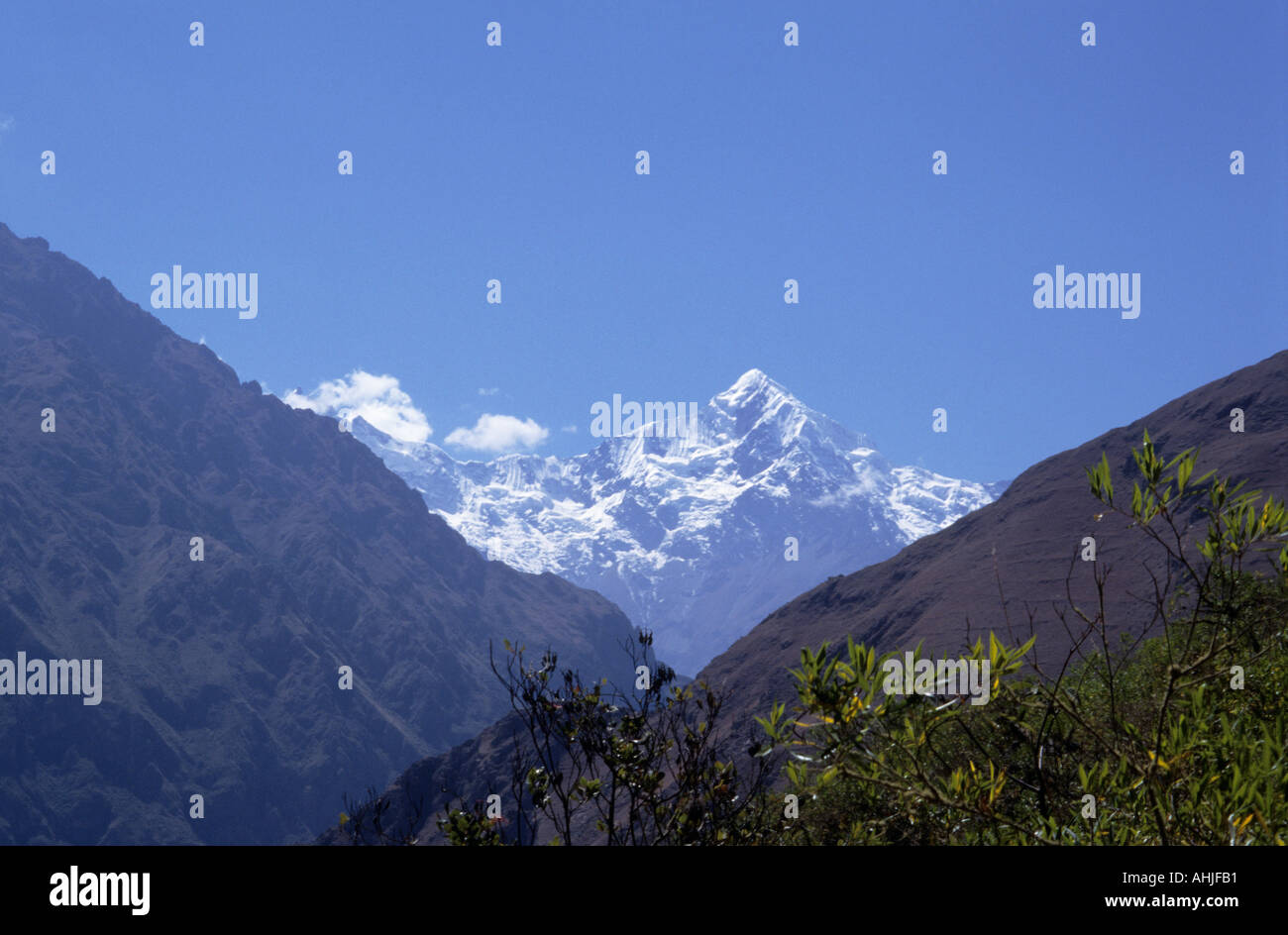 Mount veronica inca trail peru hi-res stock photography and images - Alamy