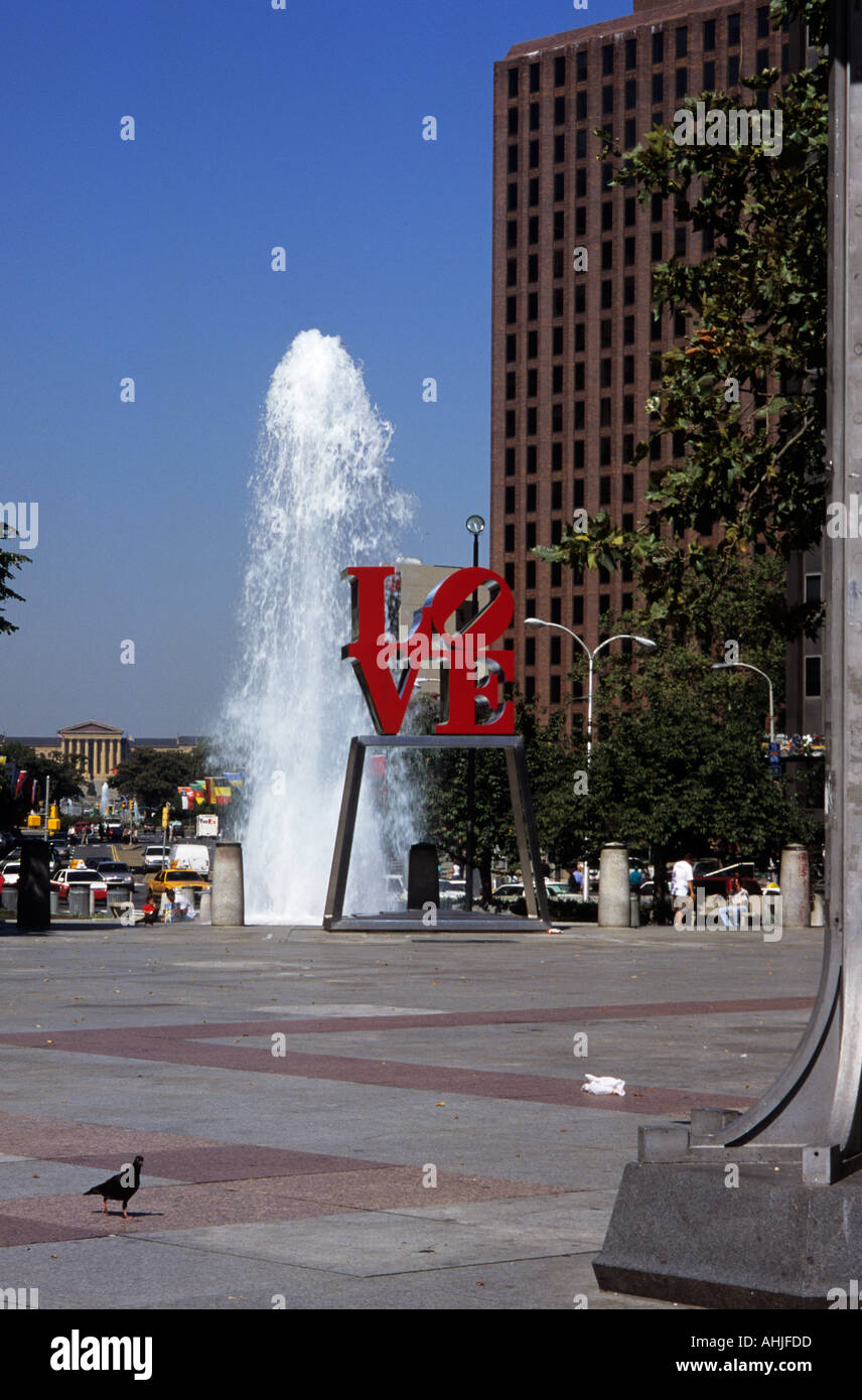 Fountain and The LOVE sculpture in JFK Plaza with Ben Franklin Parkway ...