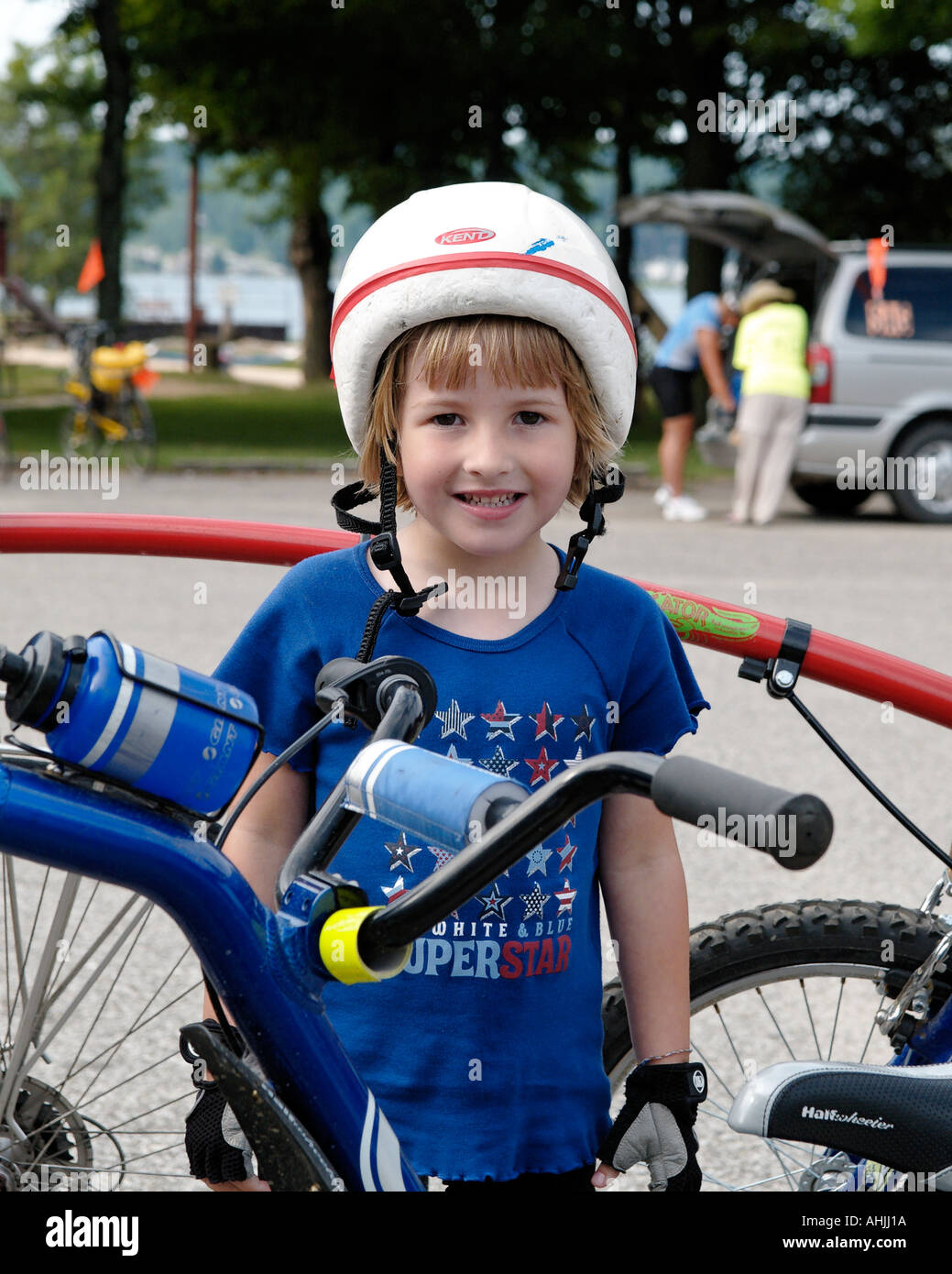 Riding first bike hi-res stock photography and images - Alamy