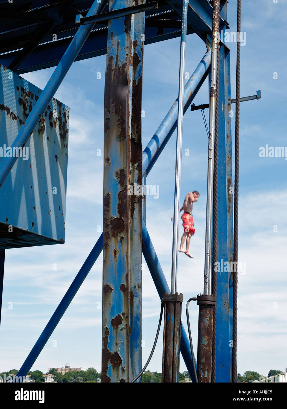 Diving off pier hi-res stock photography and images - Alamy