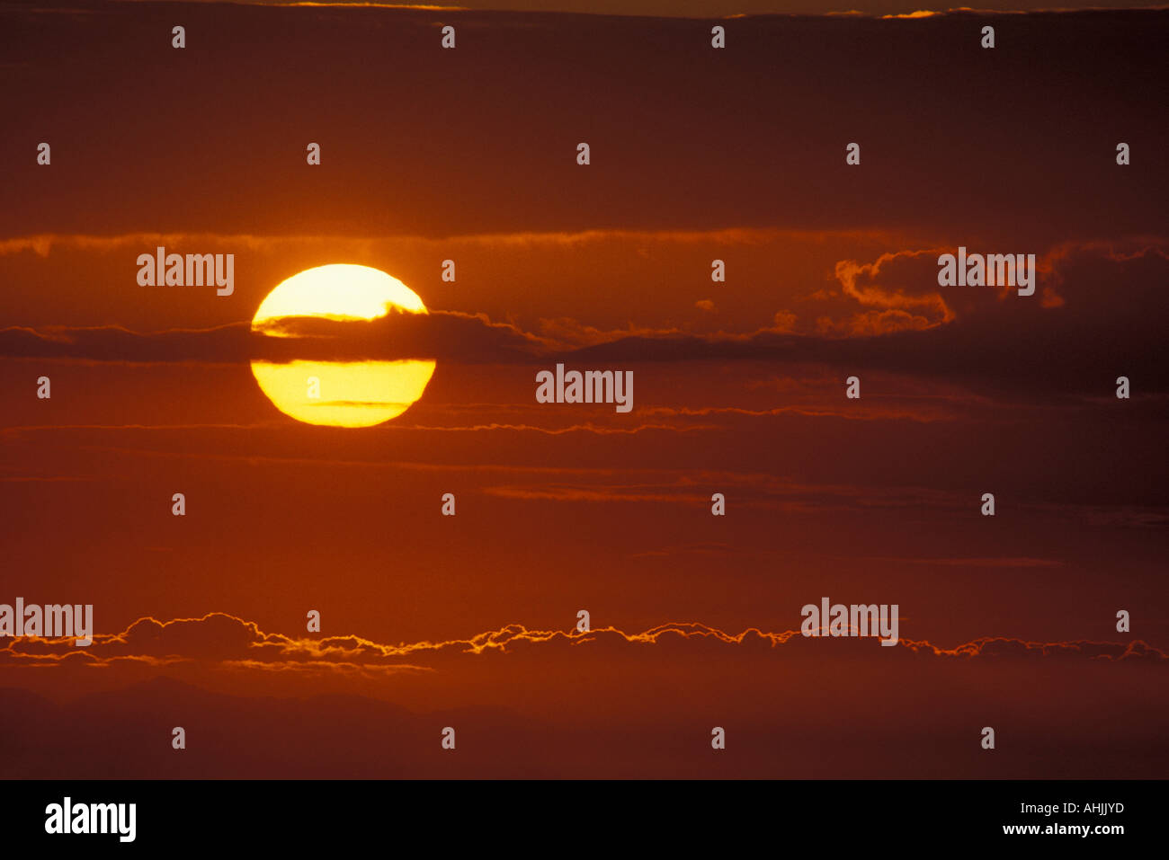 Midnight sun over alaska hi-res stock photography and images - Alamy