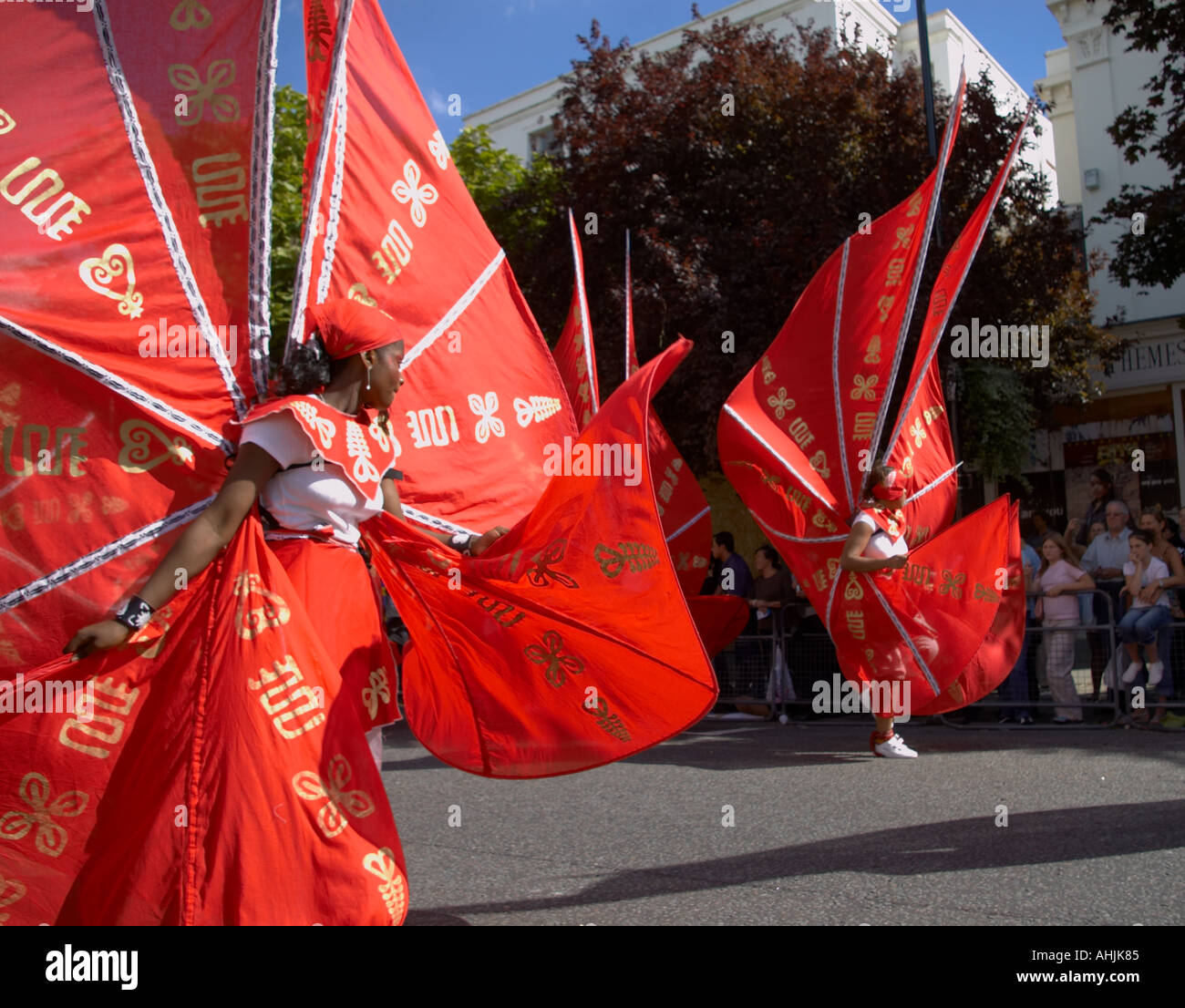 flowing costumes at the Notting Hill Carnival Stock Photo - Alamy
