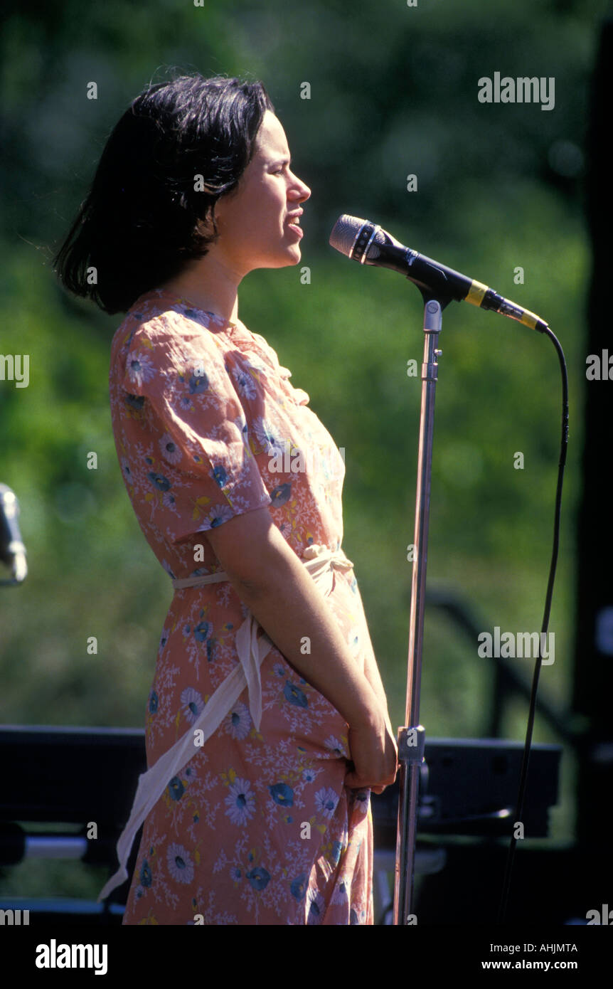 Natalie merchant singer hi-res stock photography and images - Alamy