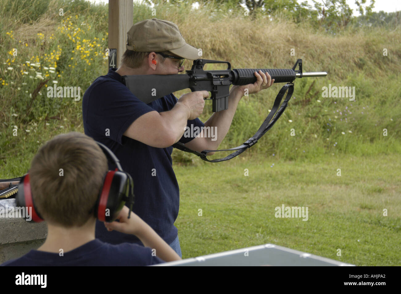 Rifle range dad son hi-res stock photography and images - Alamy