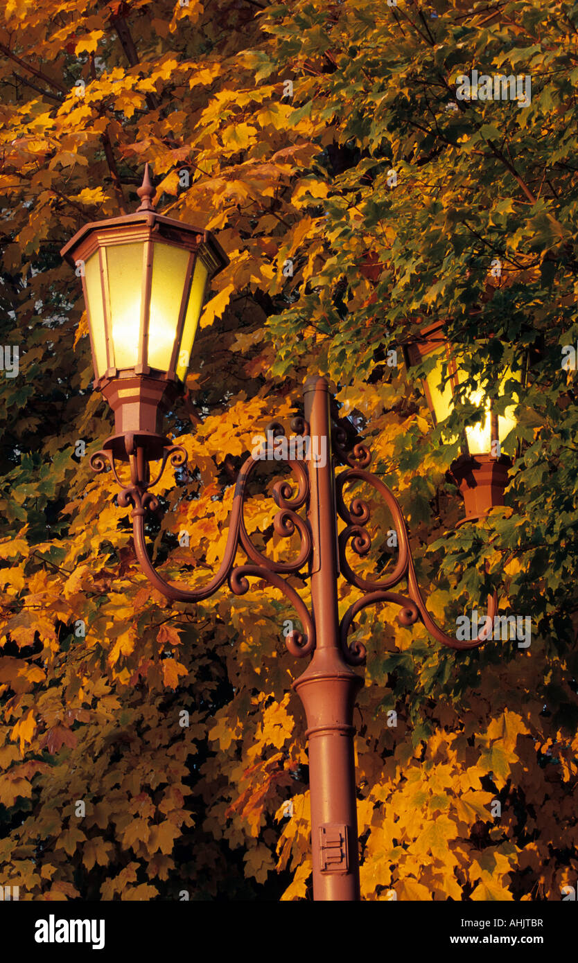 Street lights victorian hi-res stock photography and images - Alamy