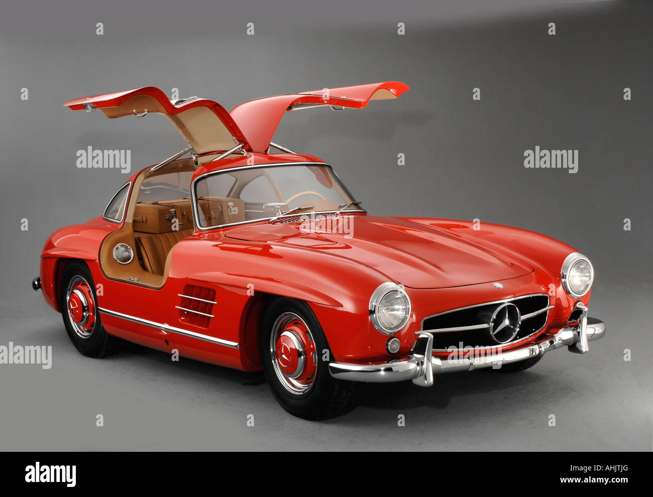 Mercedes benz 300sl gullwing hi-res stock photography and images - Alamy