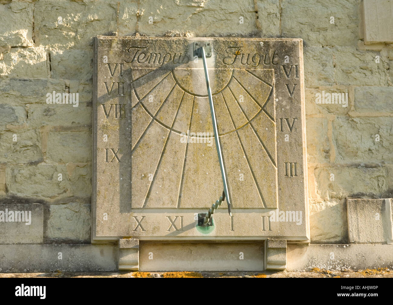 Sundial with tempus fugit hi-res stock photography and images - Alamy