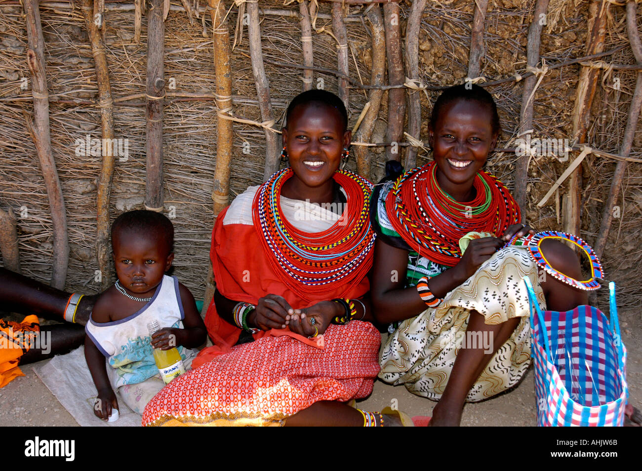 The Maasai mother Kenya cottage hut hovel cabin Stock Photo - Alamy