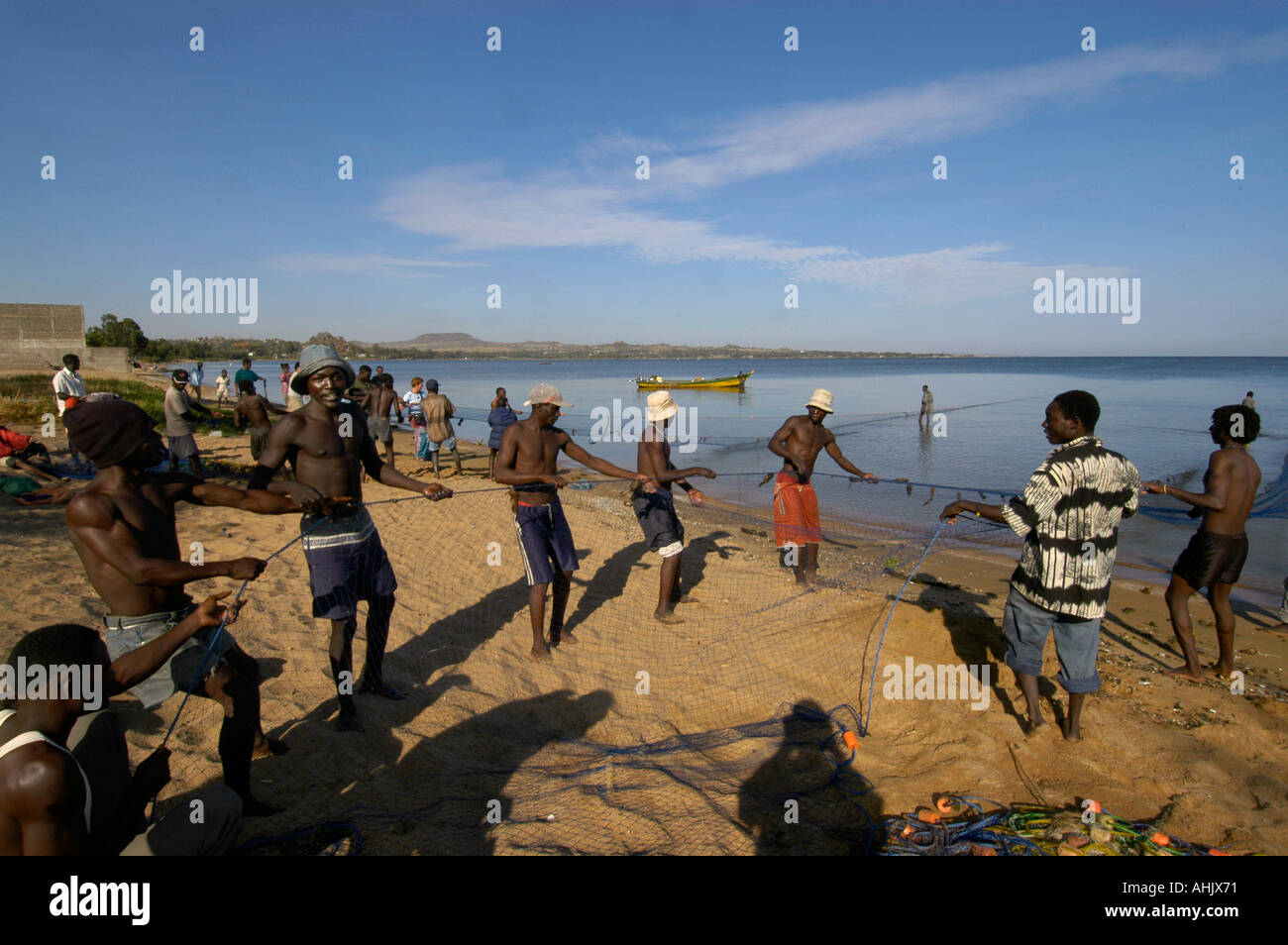 Tanzania Lake Victoria Fishing fish men fishery Stock Photo - Alamy