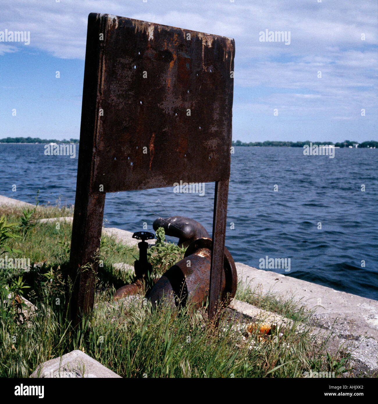 Blank sign derelict hi-res stock photography and images - Alamy
