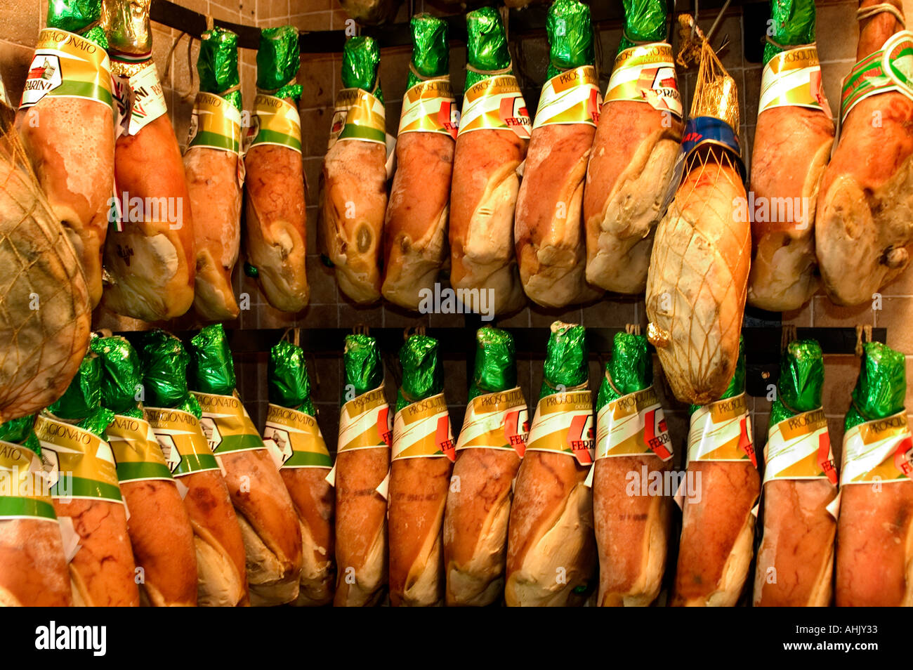 Cow sheep italy hi-res stock photography and images - Alamy