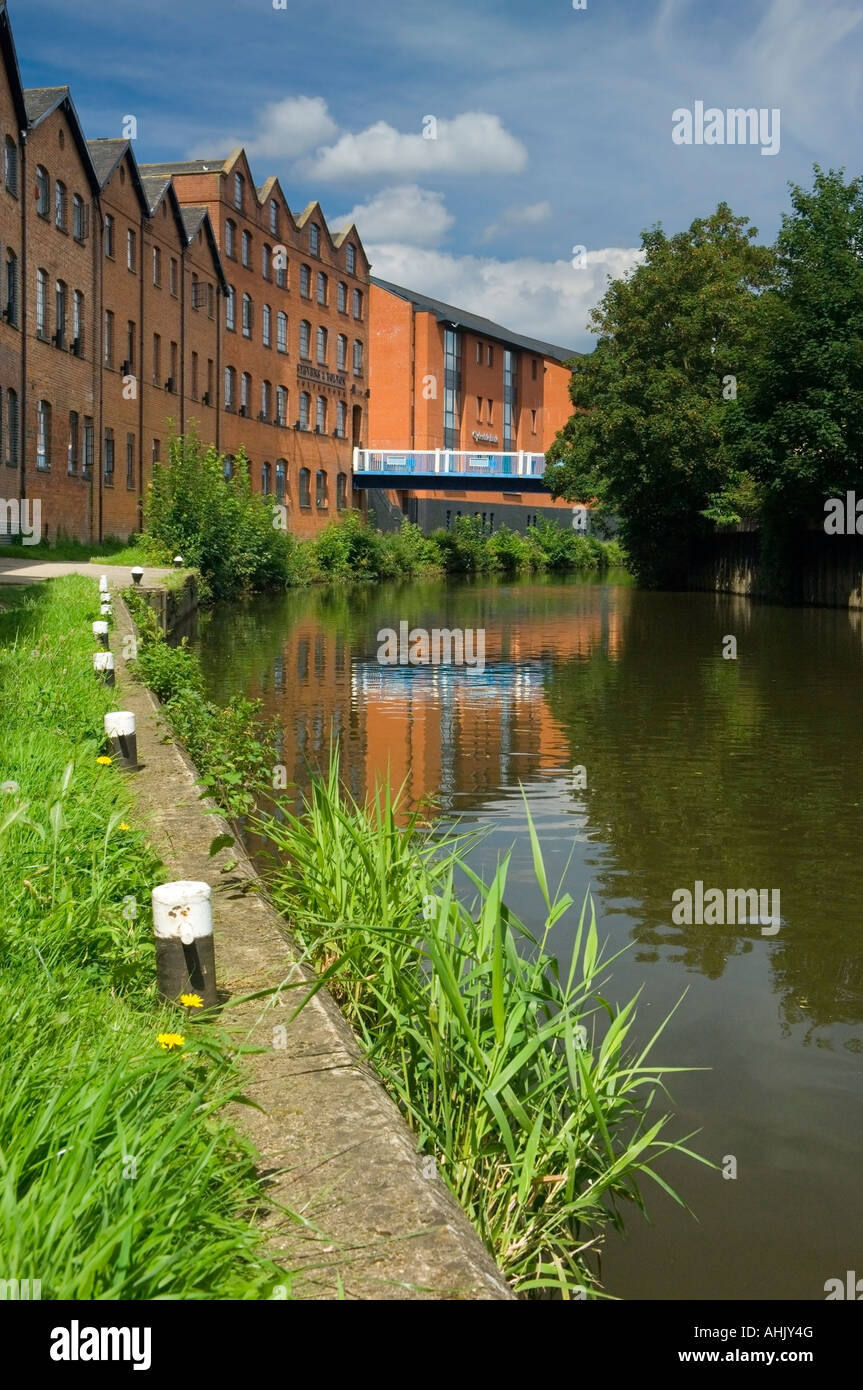 River wey navigations surrey uk hi-res stock photography and images - Alamy