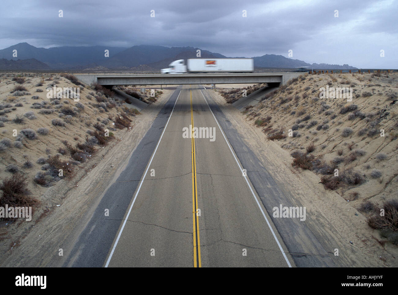 Empty town usa hi-res stock photography and images - Alamy