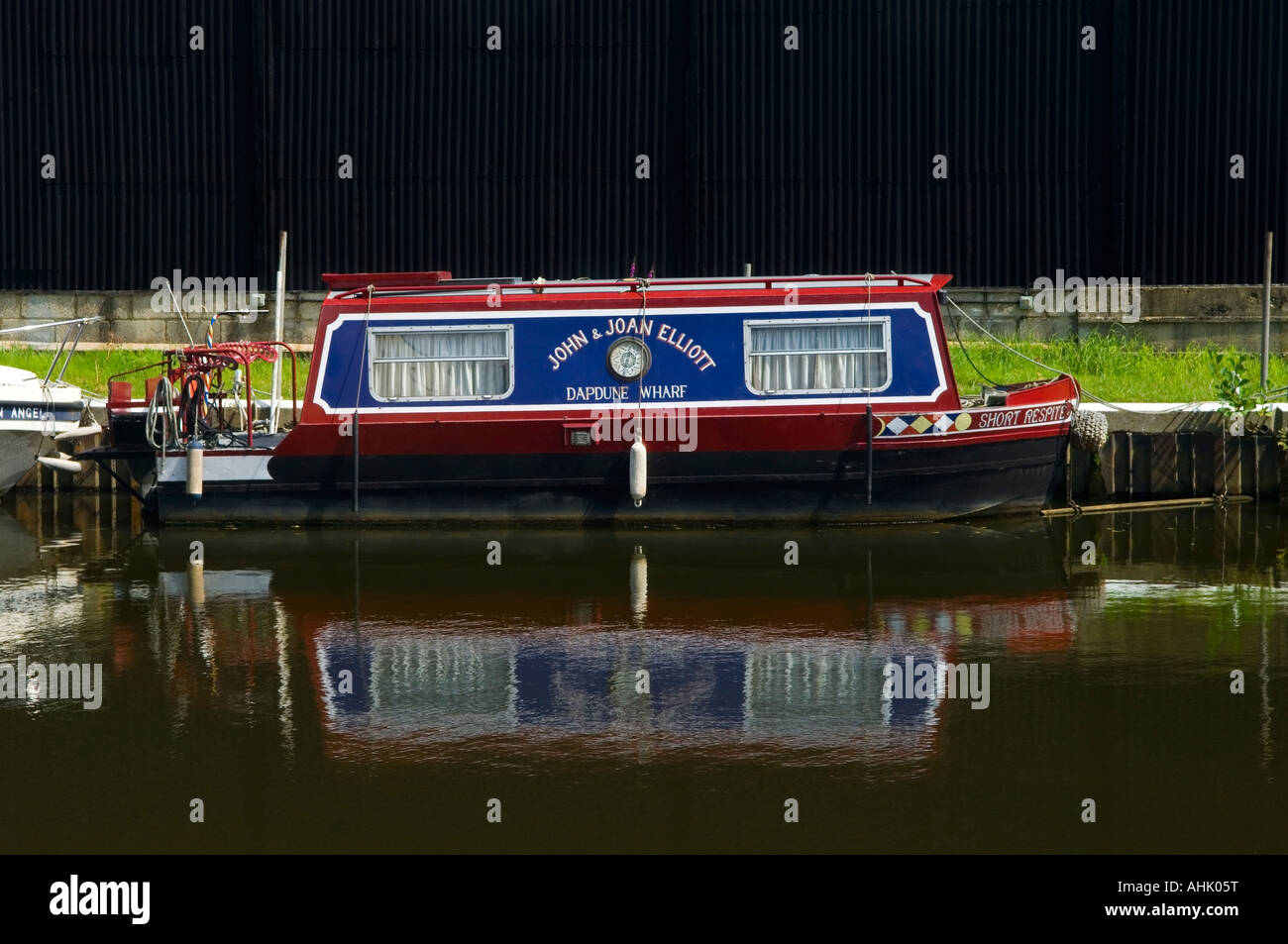 River wey navigations national trust hi-res stock photography and ...