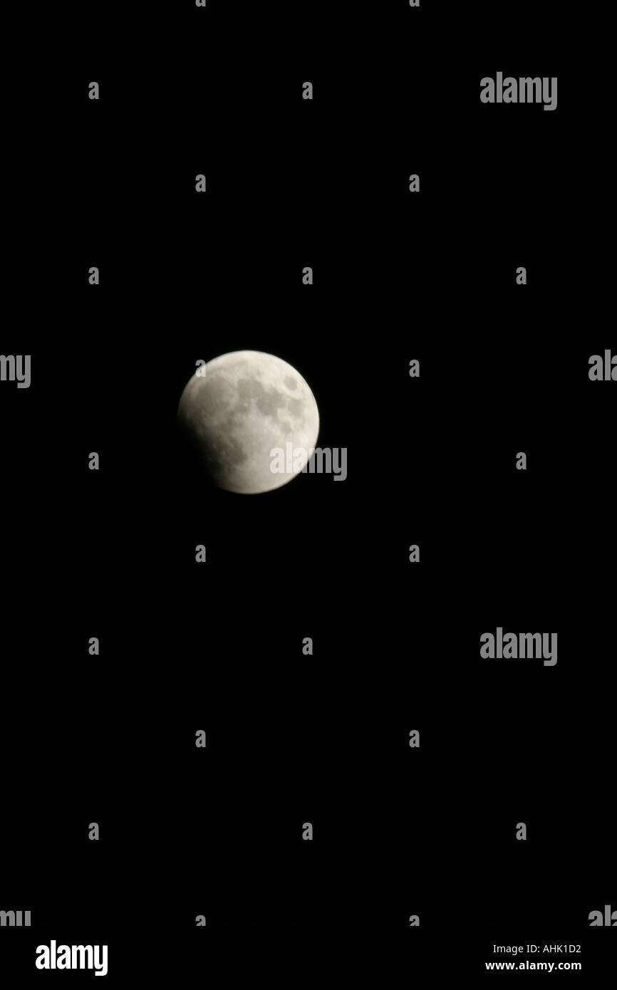 2004 total lunar eclipse hi-res stock photography and images - Alamy