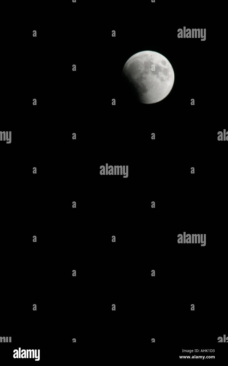 2004 total lunar eclipse hi-res stock photography and images - Alamy