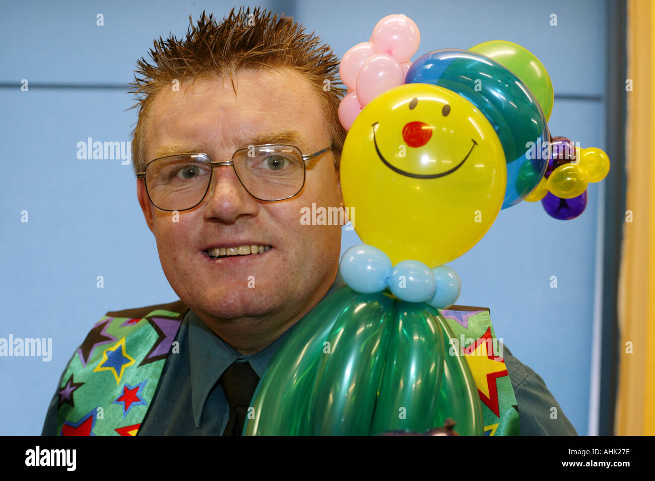 portrait of childrens entertainer party performer Festival Fair ...