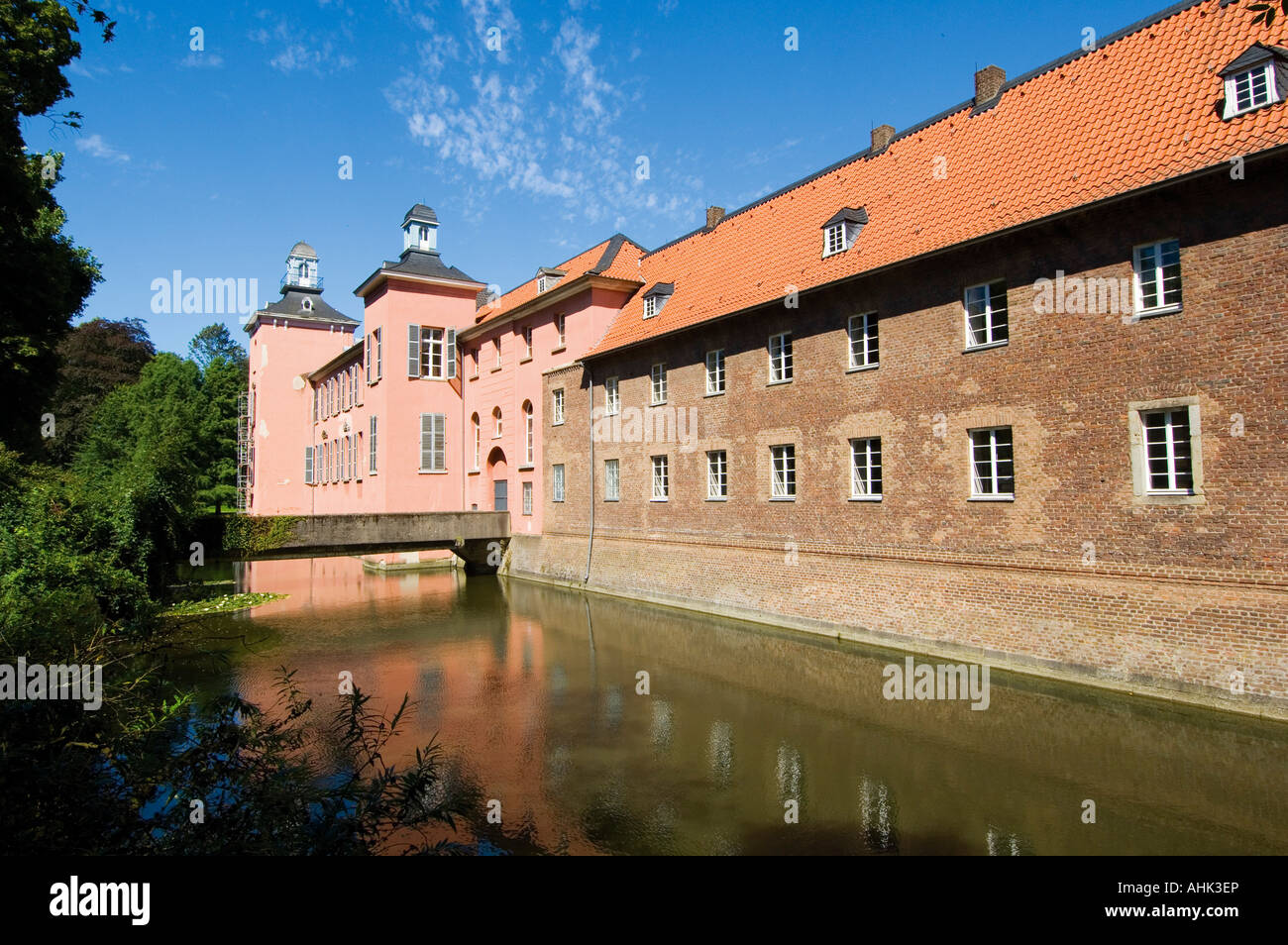 Kalkum castle hi-res stock photography and images - Alamy
