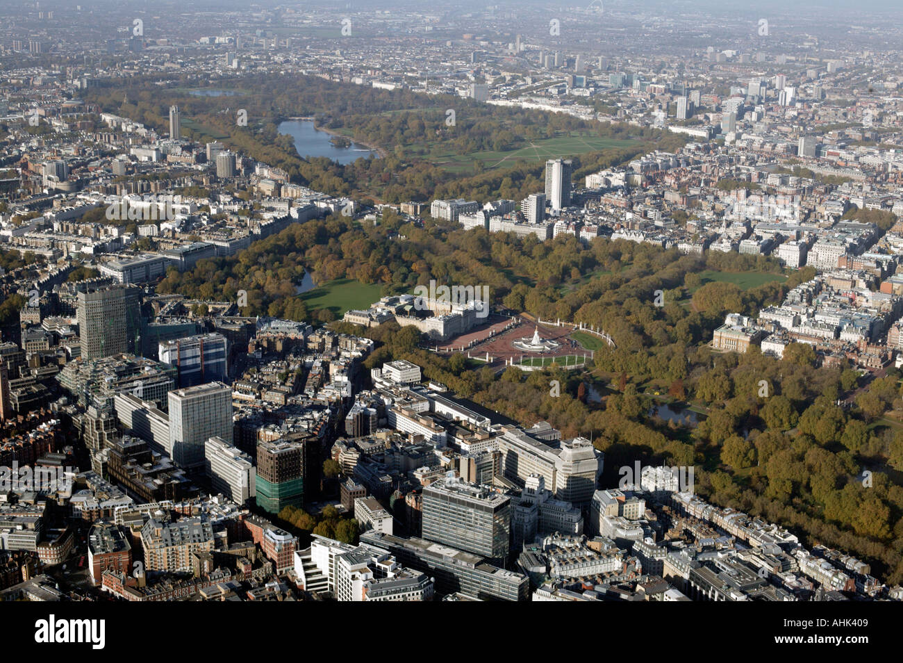 Buckingham palace aerial view hi-res stock photography and images - Alamy