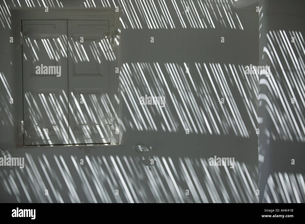 Midday shadow hi-res stock photography and images - Alamy