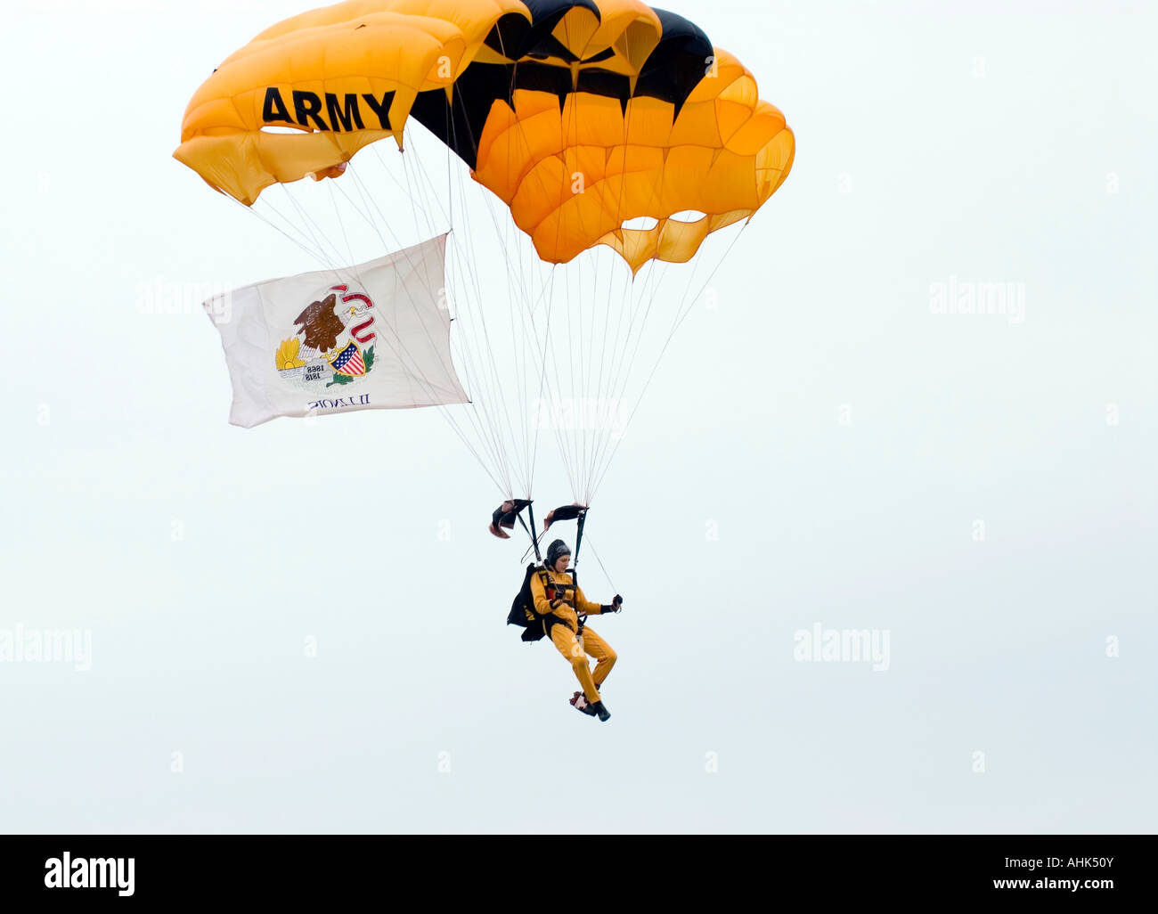 Female parachutist hi-res stock photography and images - Alamy