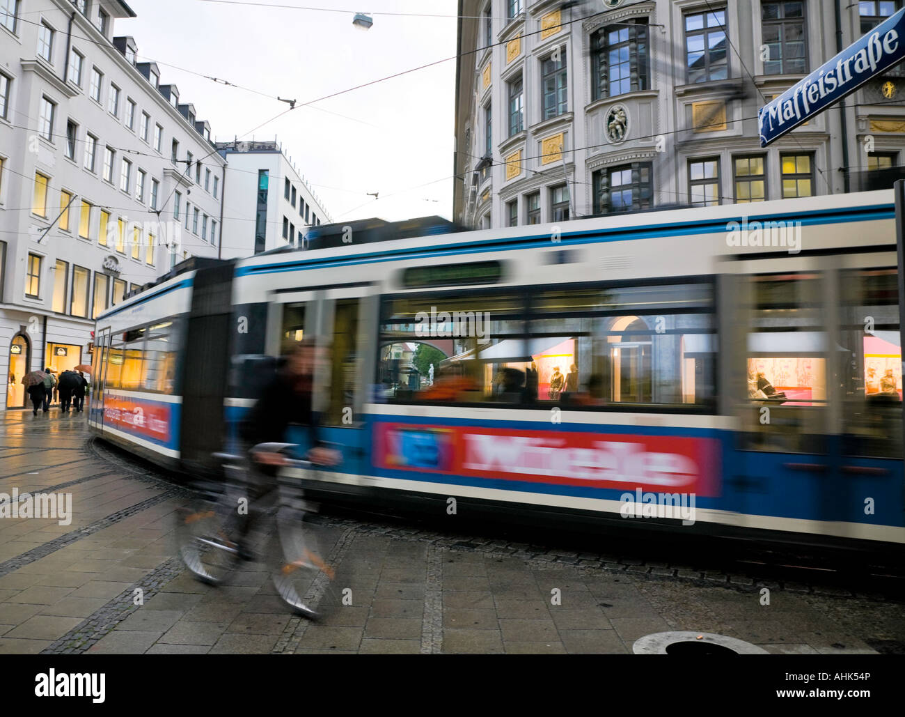 Street scene of the Old Town in Munich Stock Photo - Alamy