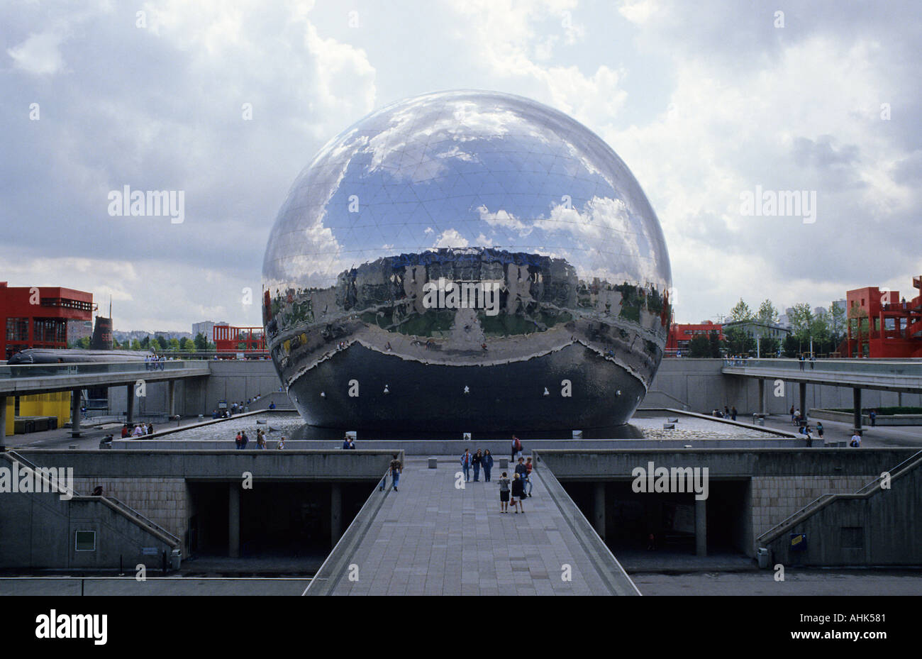 La Geode at Villette Park Paris Stock Photo - Alamy