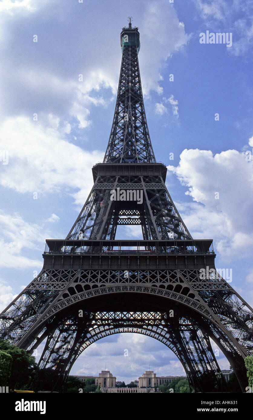 Eiffel tower technology hi-res stock photography and images - Alamy