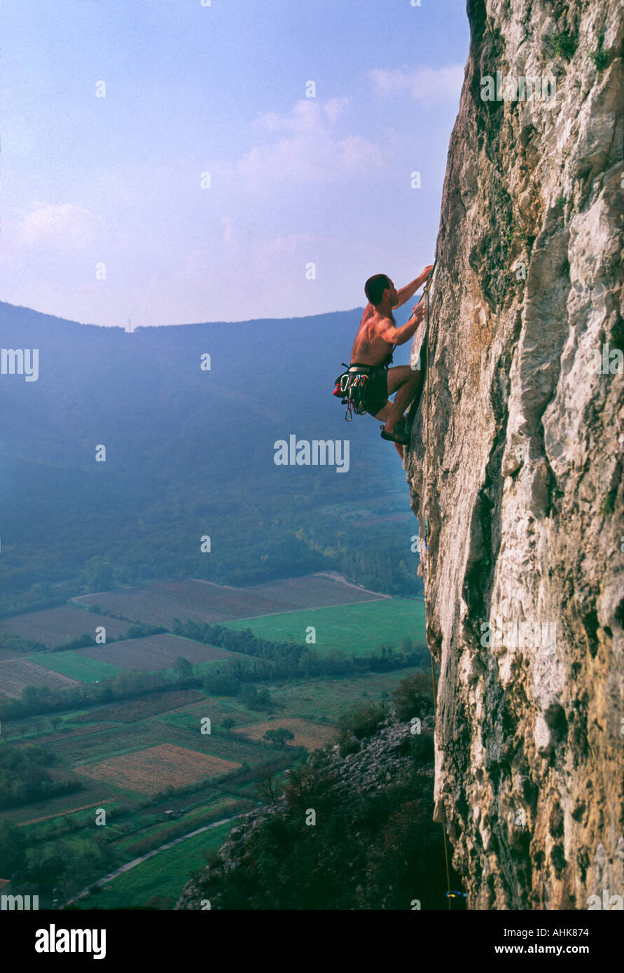 Scrambling over a wall hi-res stock photography and images - Alamy