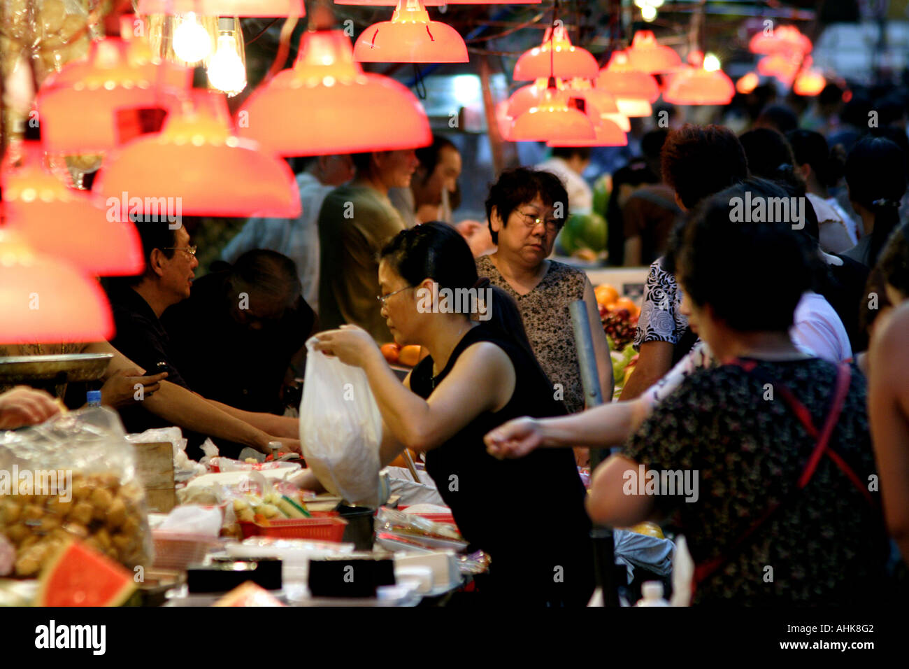 Wet market tourism people horizontal hi-res stock photography and ...
