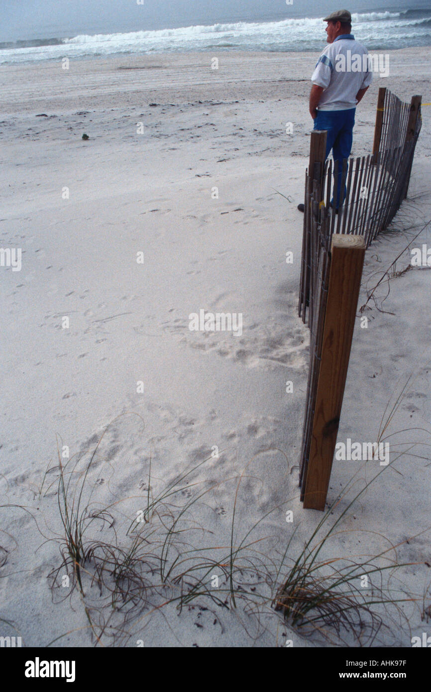 Wind fence hi-res stock photography and images - Alamy