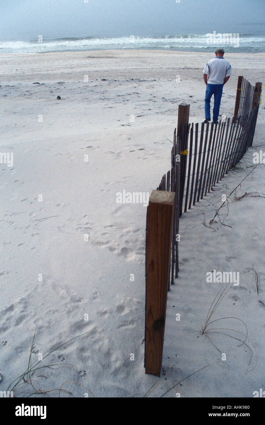 Wind fence hi-res stock photography and images - Alamy