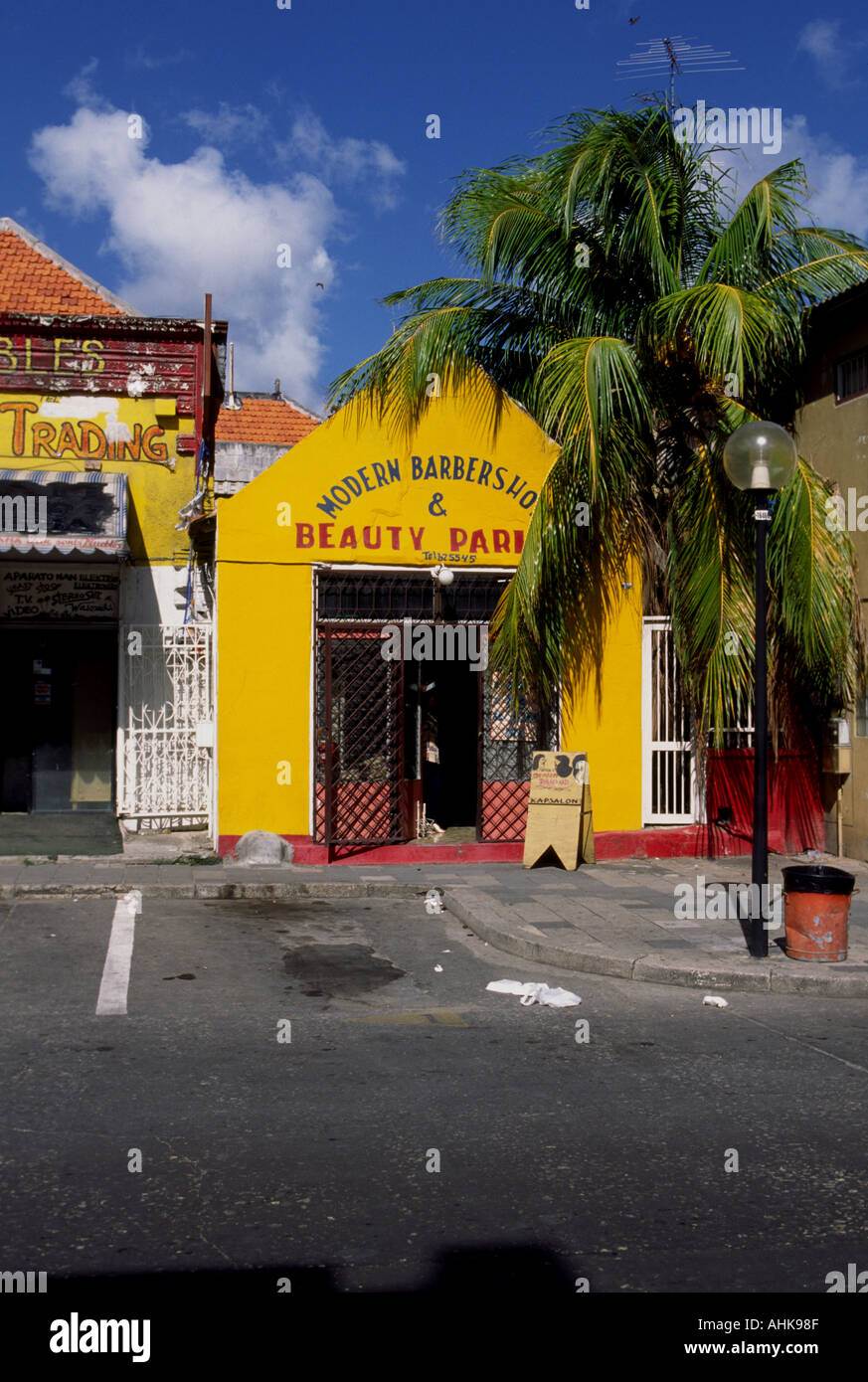 Barber curacao hi-res stock photography and images - Alamy