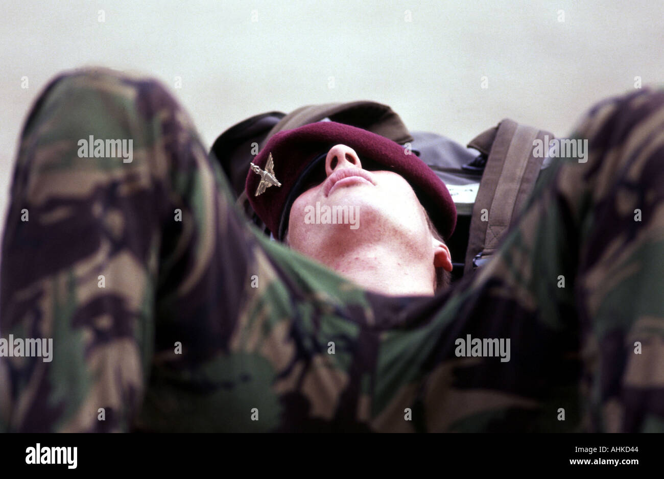 TERRATORIAL ARMY PARATROOPERS BONLAND GERMANY EXHAUSTED SOLDIERS AFTER ...