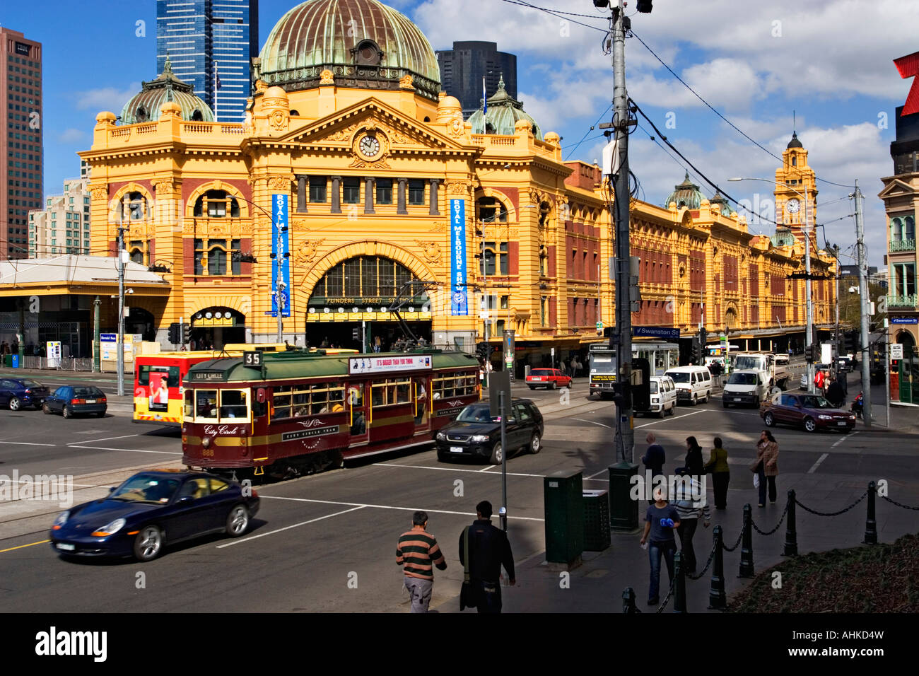 Melbourne Architecture / Flinders Street Railway Station in Melbourne ...