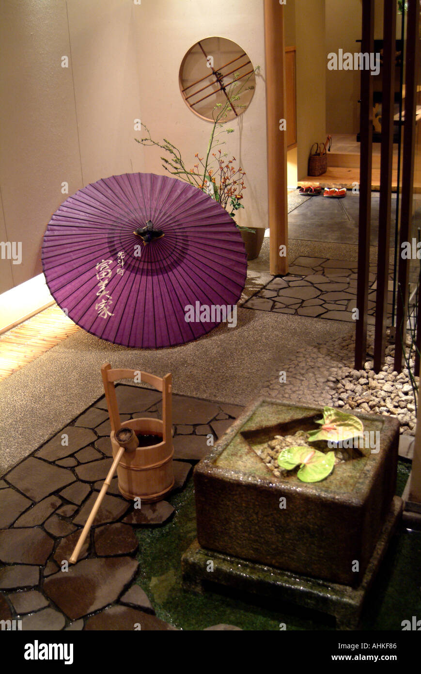 Pontocho restaurant hi-res stock photography and images - Alamy