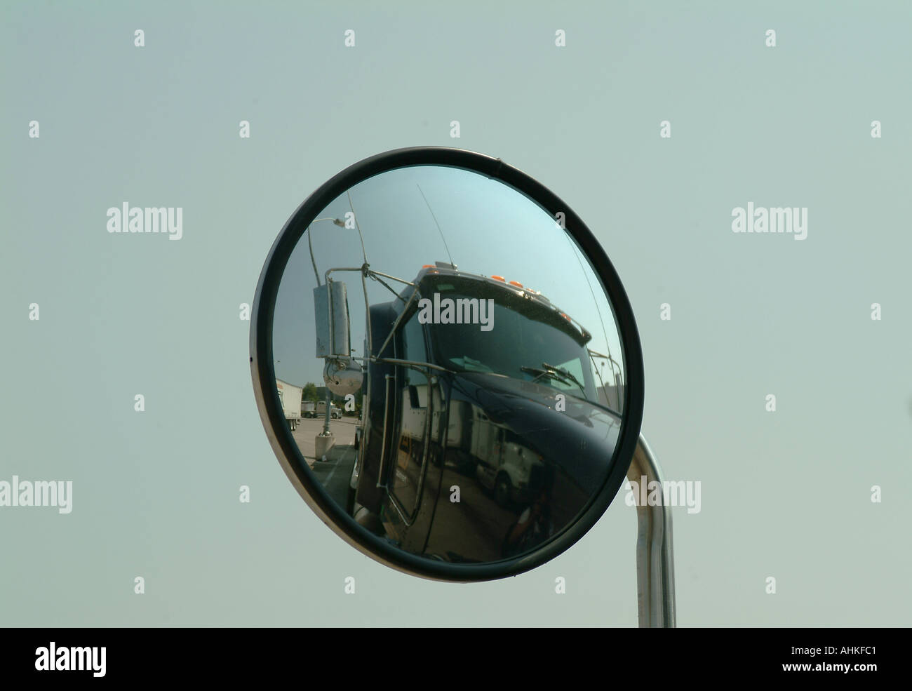 North American truck and semi trailer rig Stock Photo - Alamy