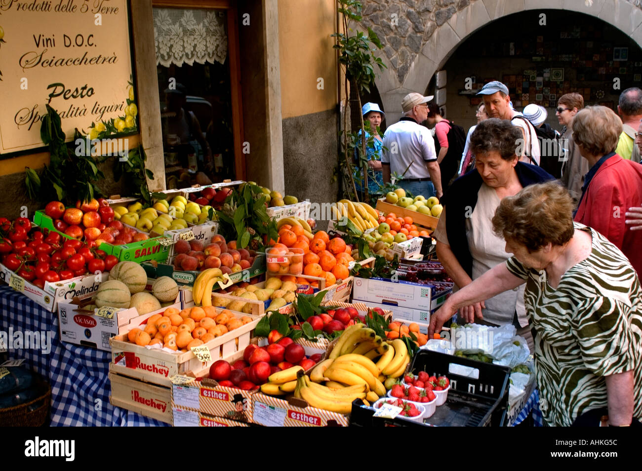 Liguria Italy greengrocer vegetables fruit grocer Stock Photo - Alamy