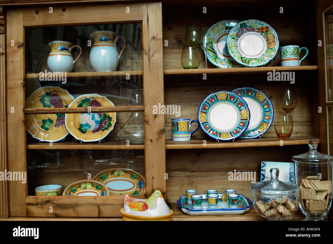 Tuscany italy ceramic painted pottery hi-res stock photography and ...