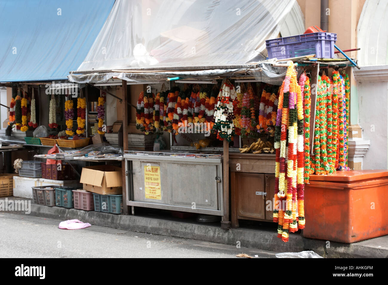 Indian Garlands hanging from stall Stock Photo - Alamy