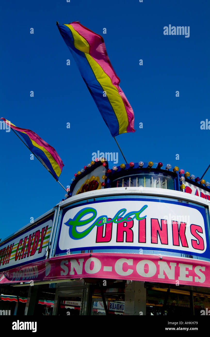 Carnival vendor midway hi-res stock photography and images - Alamy
