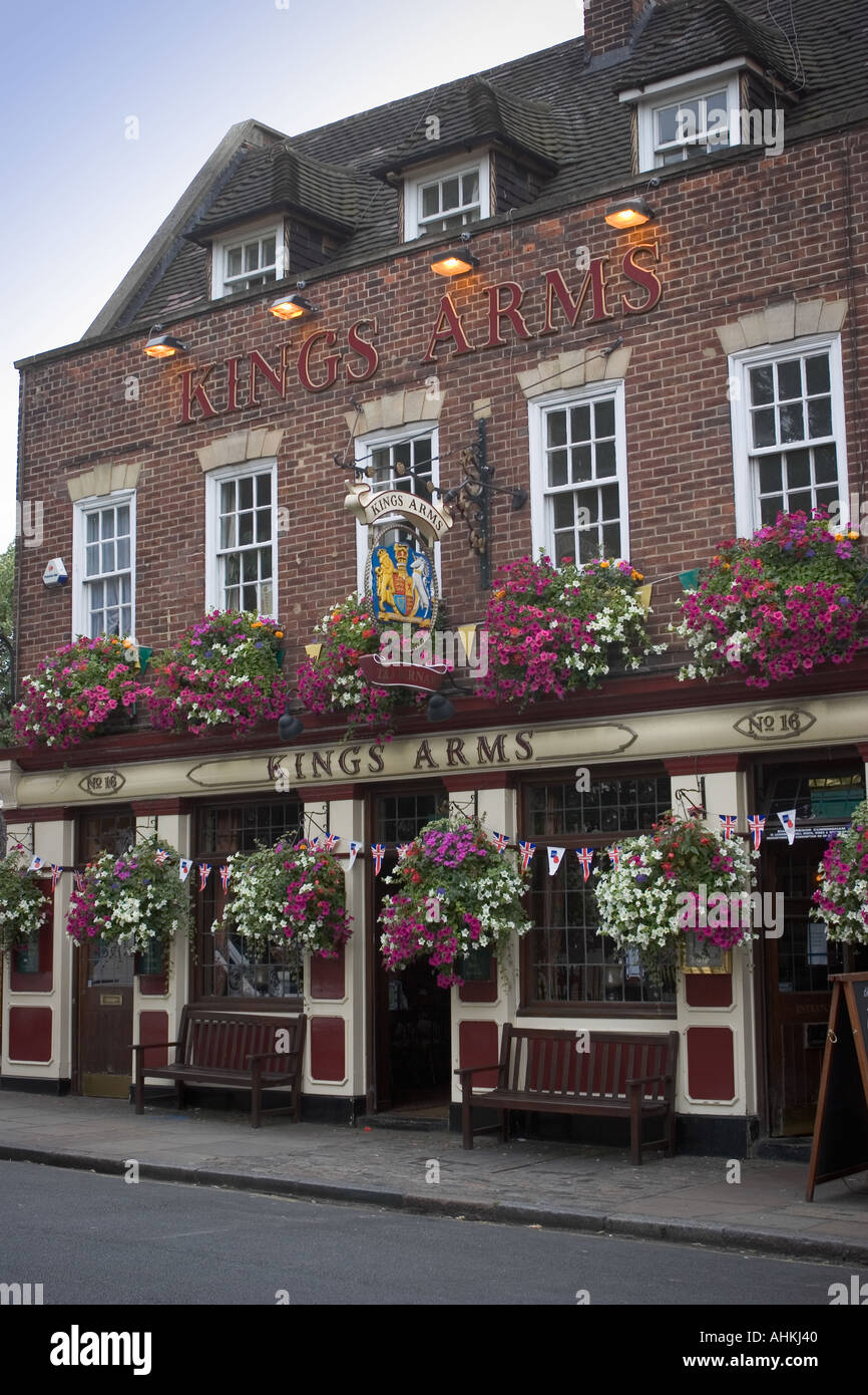 Kings arms inn hi-res stock photography and images - Alamy