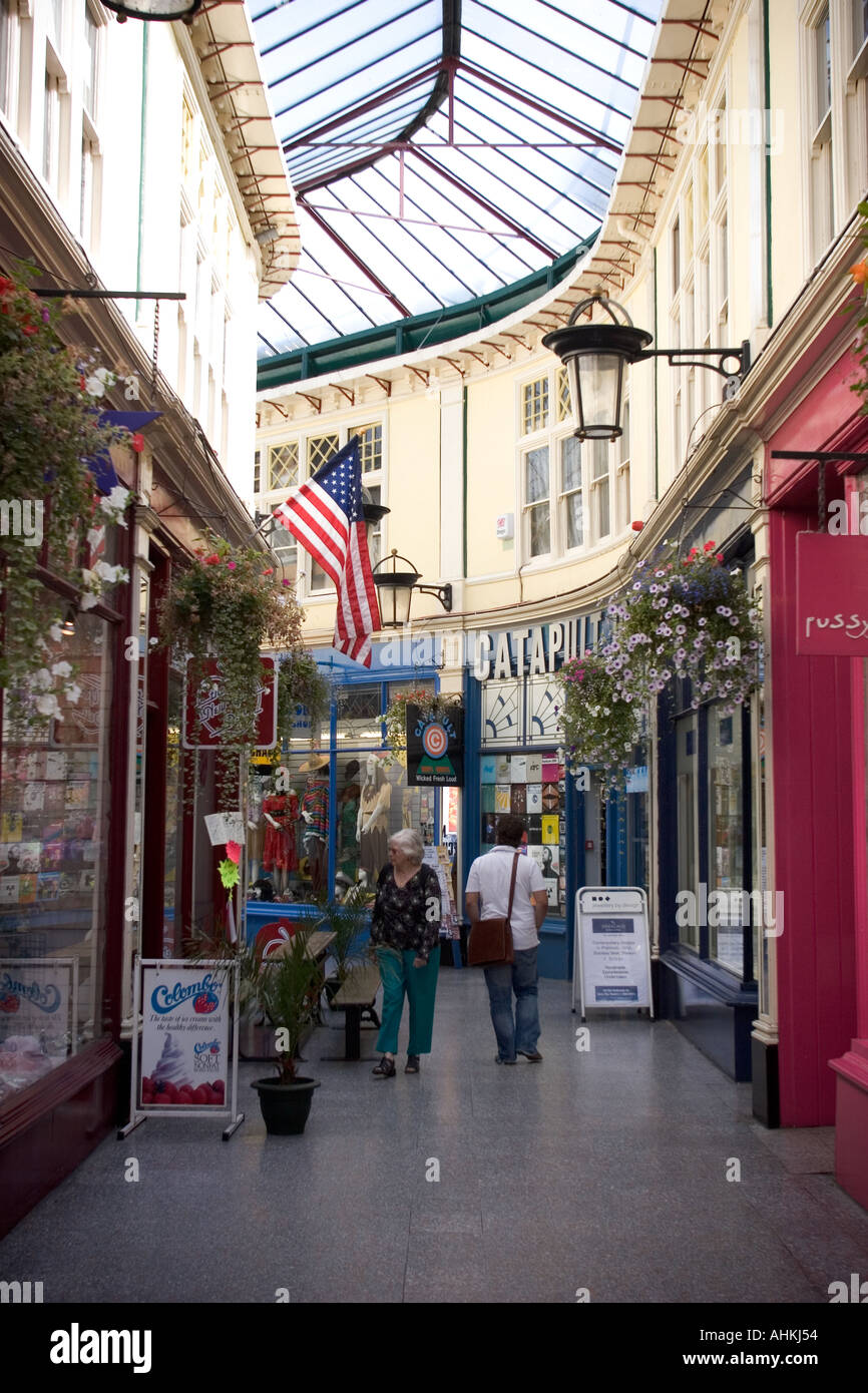 High street arcade cardiff hi-res stock photography and images - Alamy