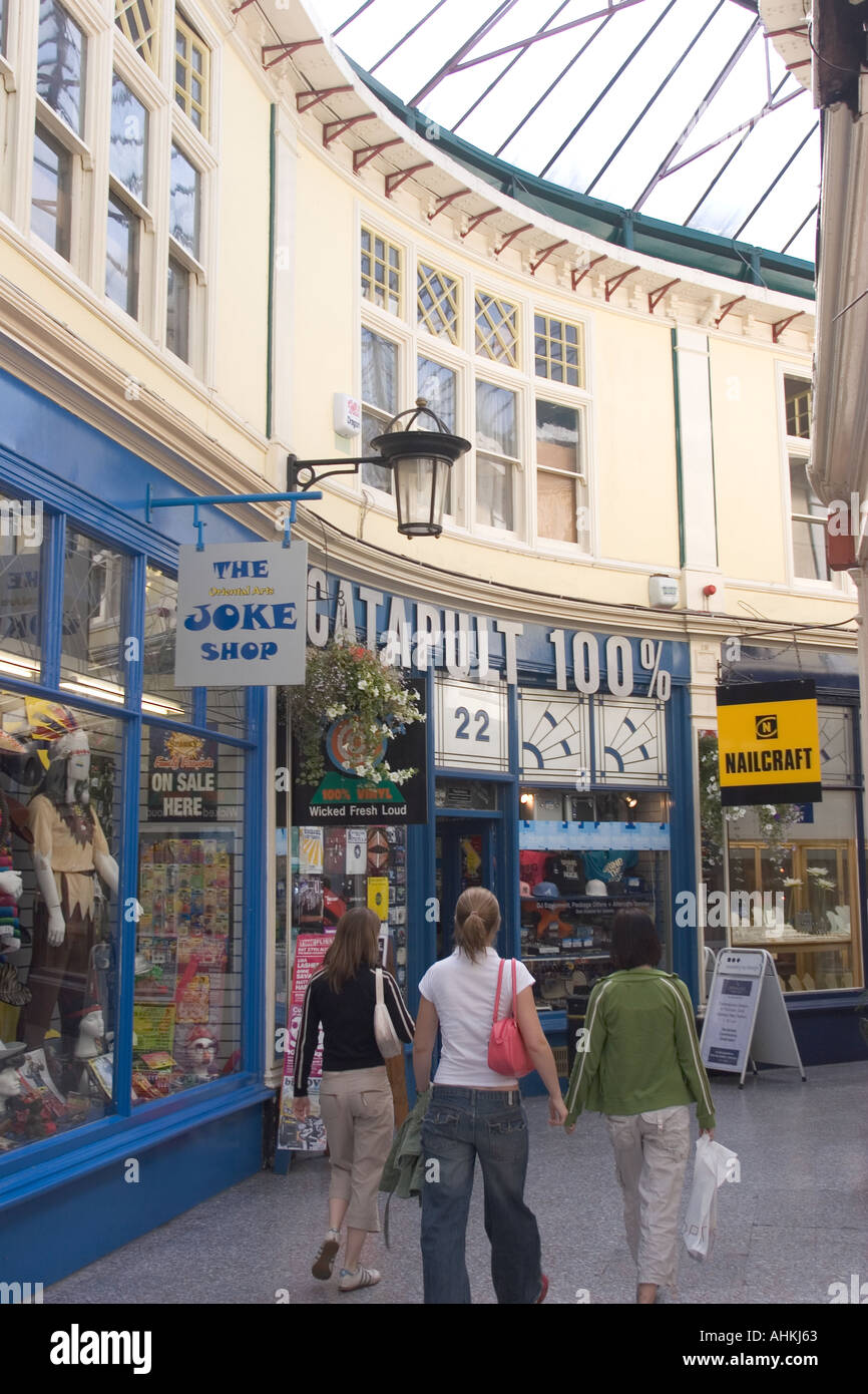 High street arcade cardiff hi-res stock photography and images - Alamy