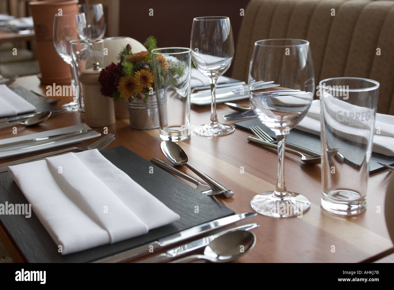 Restaurant wales uk hi-res stock photography and images - Alamy