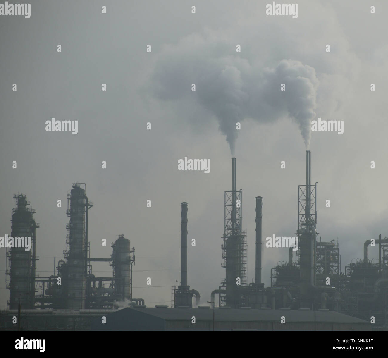 Industrial chemical complex hi-res stock photography and images - Alamy