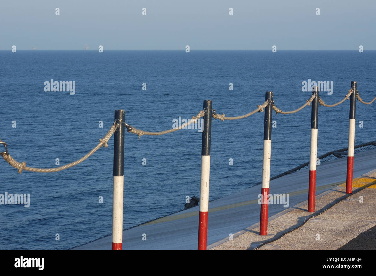 Ship rail hi-res stock photography and images - Alamy