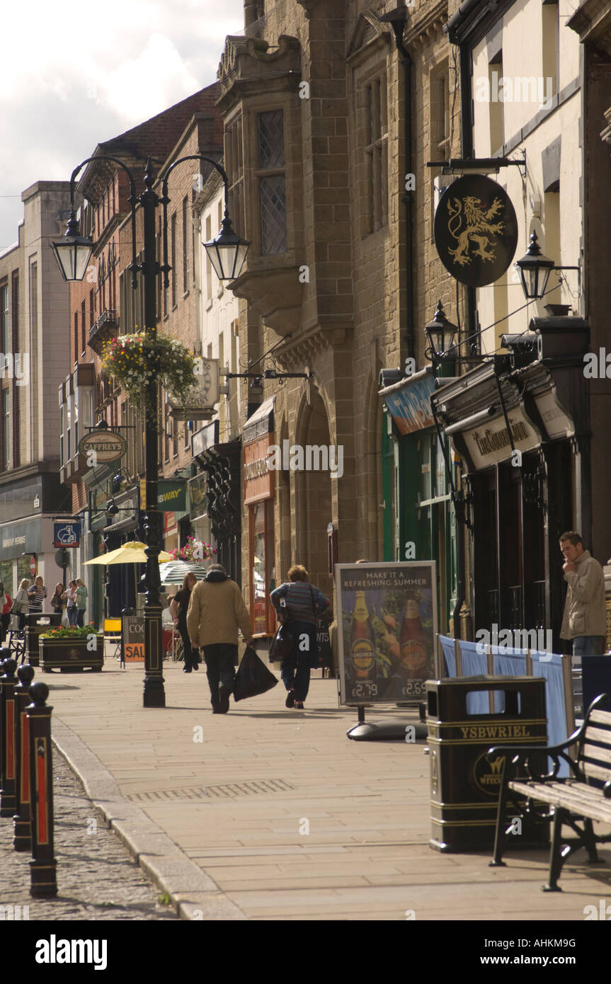 City centre shopping Wrexham Flintshire north wales August 2007 Stock ...