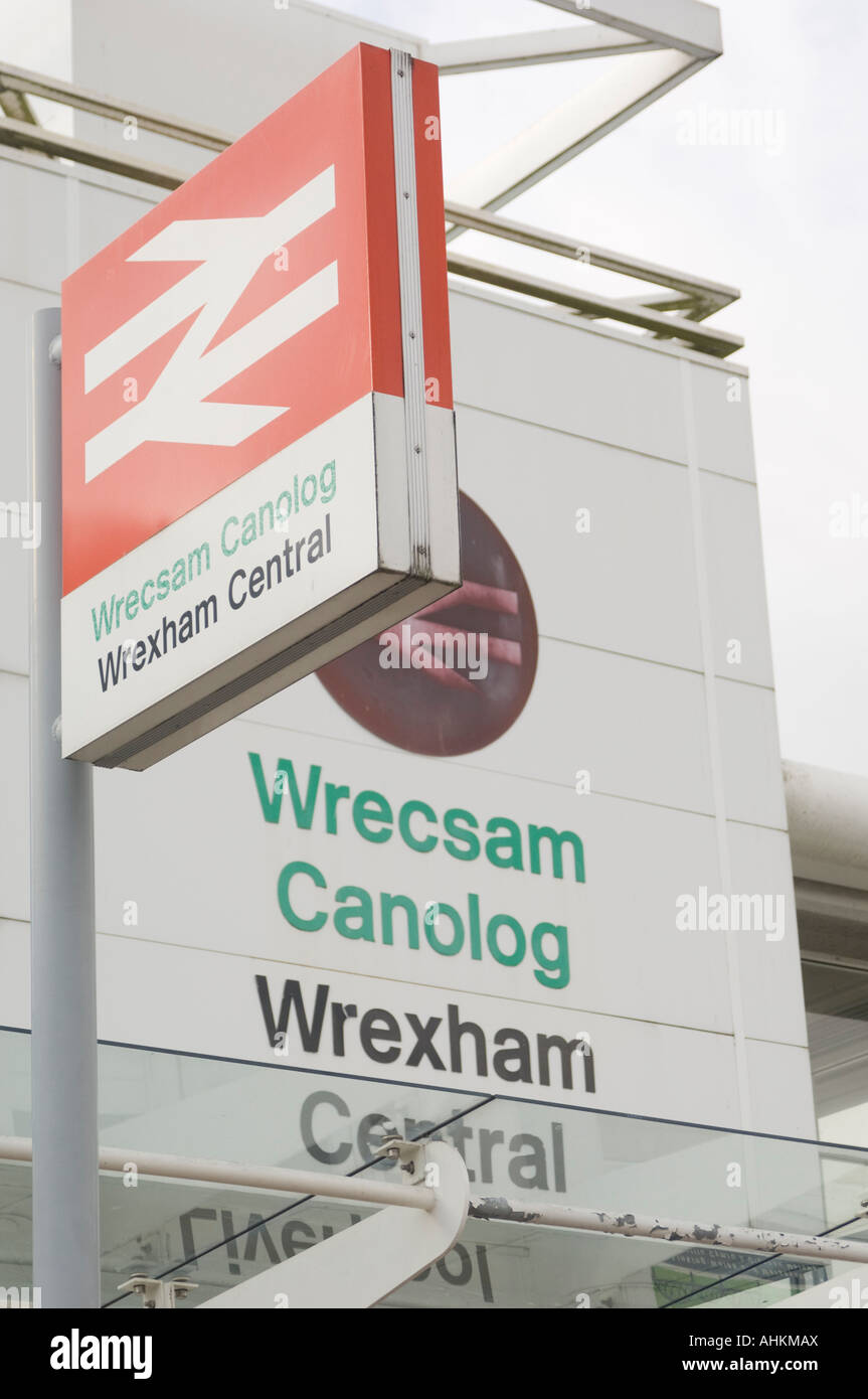 Central Railway Station bilingual sign in both welsh and english ...